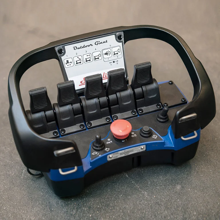 Glazing Robot | SMARTLIFT RADIO-REMOTE-SCANRECO-SMARTLIFT | Silcom North